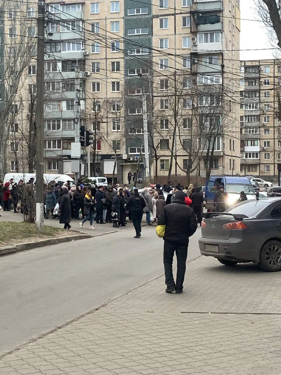 У Дніпрі чоловік порізав ТЦКашніків — другі відповіли стрільбою ...